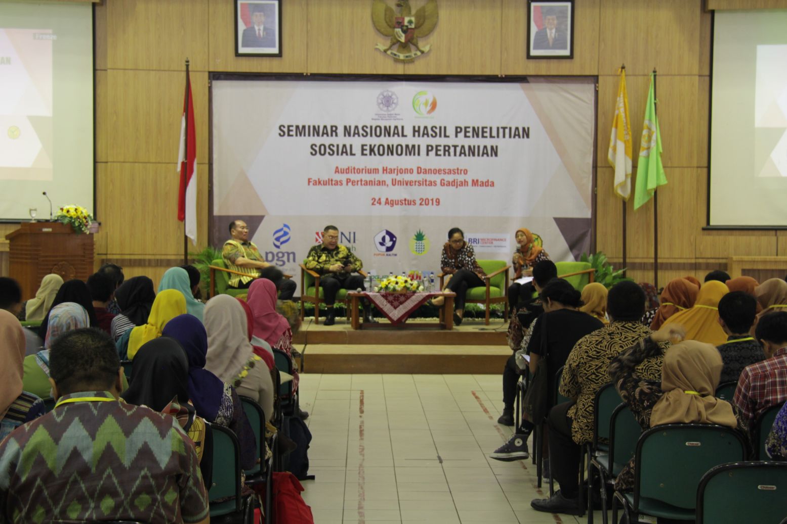 DEPARTEMEN SOSIAL EKONOMI PERTANIAN UGM SUKSES MENGGELAR SEMINAR NASIONAL HASIL PENELITIAN ...