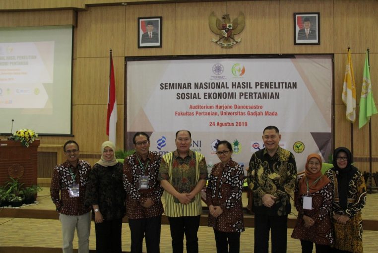 DEPARTEMEN SOSIAL EKONOMI PERTANIAN UGM SUKSES MENGGELAR SEMINAR NASIONAL HASIL PENELITIAN ...