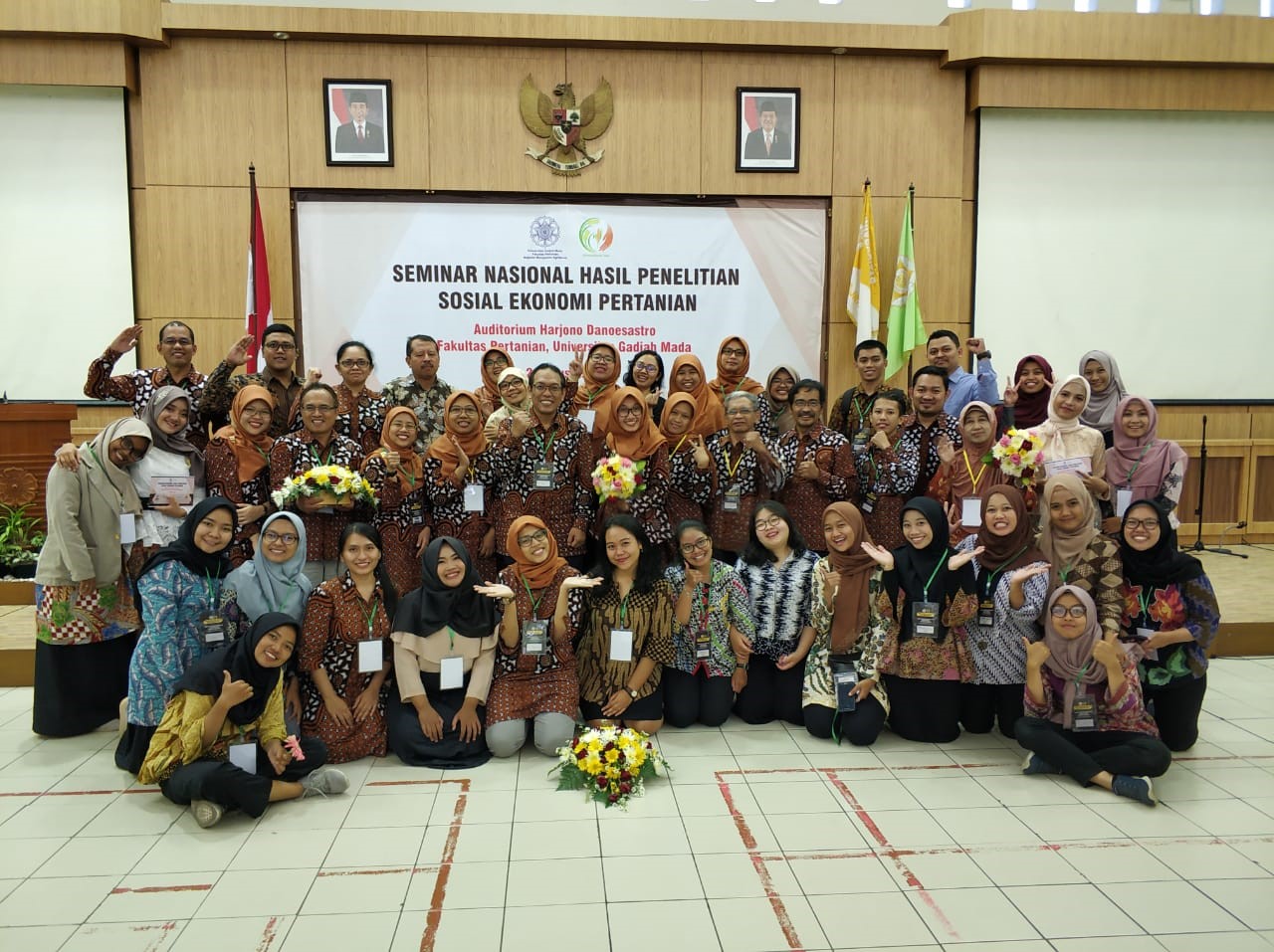 DEPARTEMEN SOSIAL EKONOMI PERTANIAN UGM SUKSES MENGGELAR SEMINAR NASIONAL HASIL PENELITIAN ...