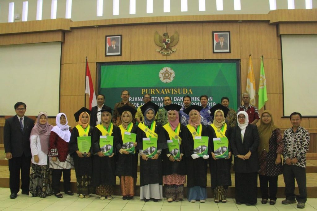 160 LEBIH WISUDAWAN FAPERTA UGM PERIODE IV – Fakultas Pertanian