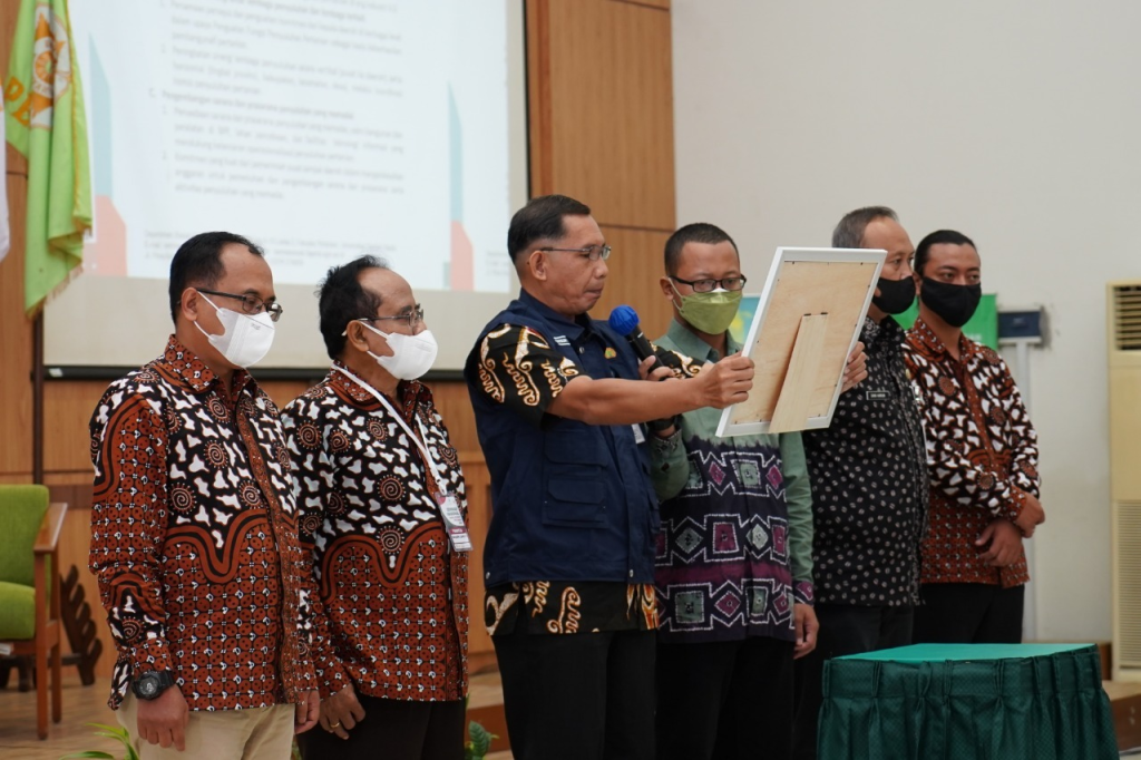 Seminar Nasional Sosek 2022 dan Deklarasi Penyuluhan Pertanian ...