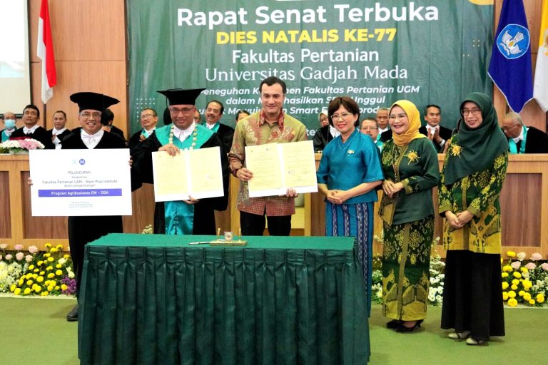 Program Strategis Fakultas Pertanian UGM Guna Menyongsong Pertanian ... Program Strategis Fakultas Pertanian UGM Guna Menyongsong Pertanian ...