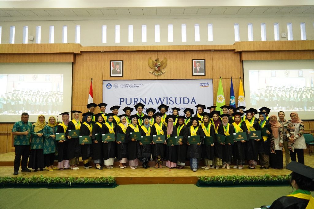 Sejumlah 140 Wisudawan Fakultas Pertanian UGM Resmi Menyandang Gelar Sarjana – Fakultas Pertanian